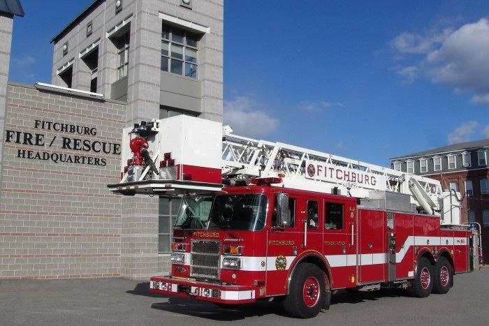 Photo Gallery • Tower Ladder 2 2003 Pierce